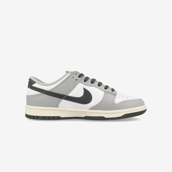 NIKE WMNS DUNK LOW WHITE/LIGHT SMOKE GRAY/SAIL/IRON GRAY – KICKS LAB.
